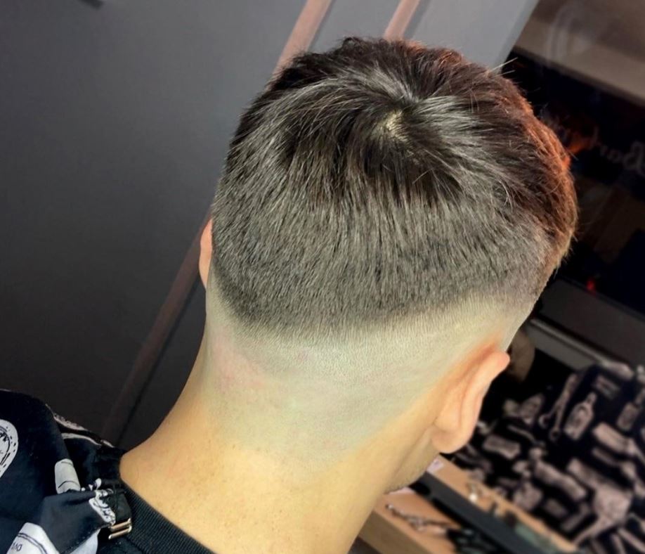 Los mejores Cortes de pelo para hombres con degradado acabado en V ...